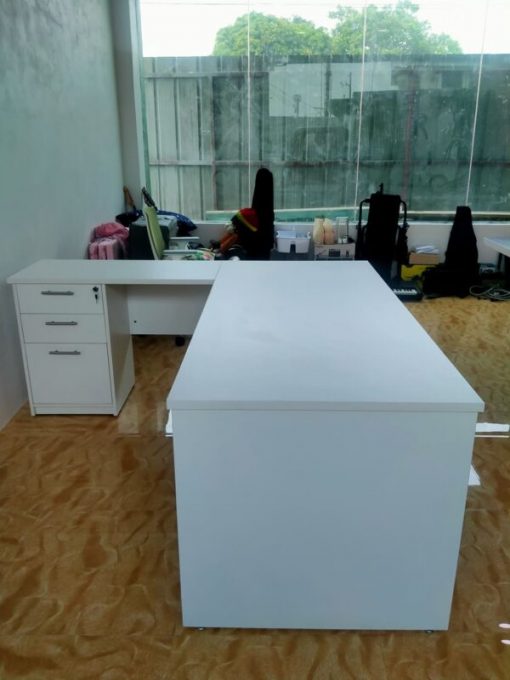 Executive Table Est-19 | Custom Desk w/ Soft-Close Drawers