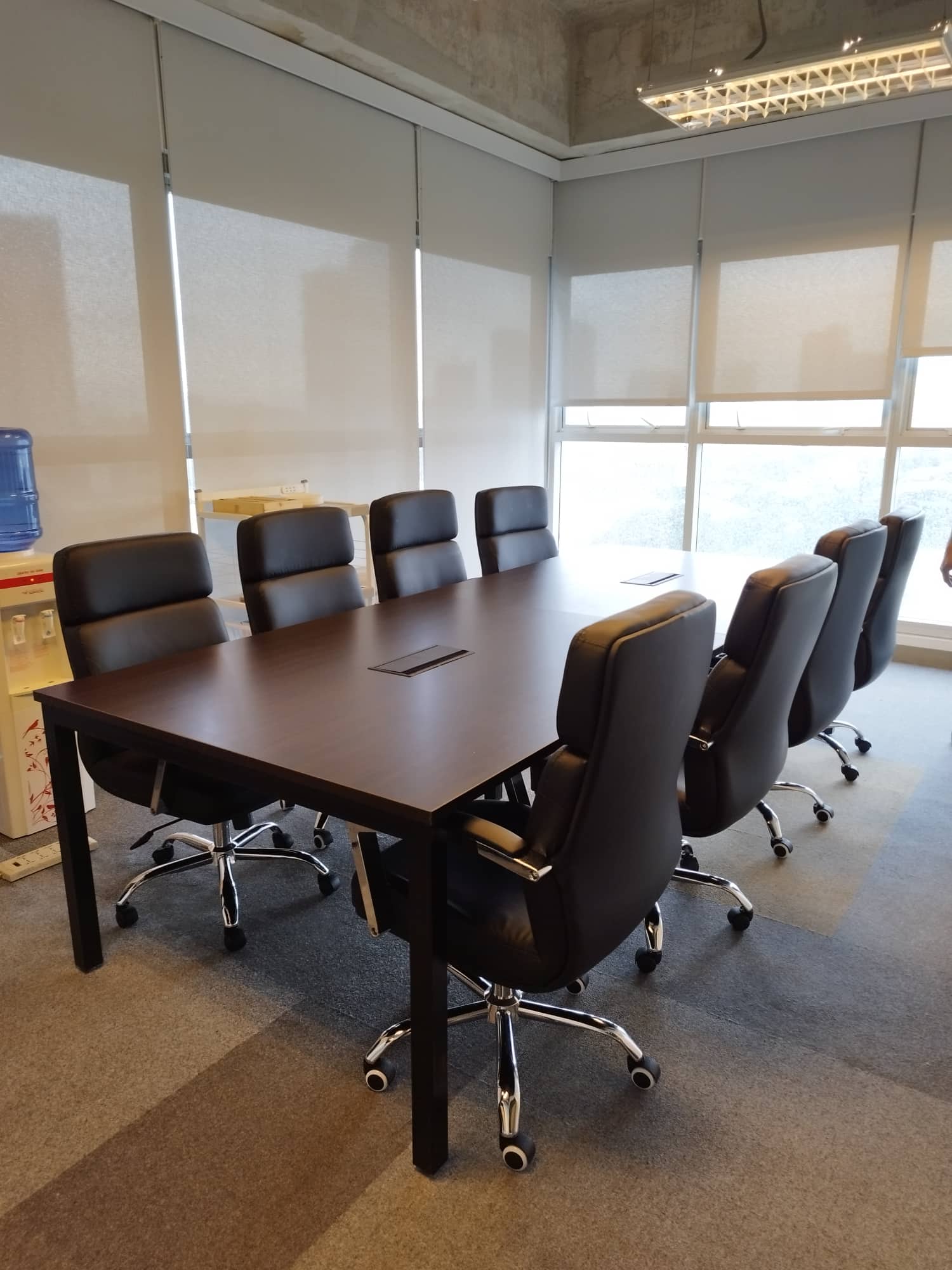 Conference table aesthetics impact meeting atmosphere - Manila Office ...